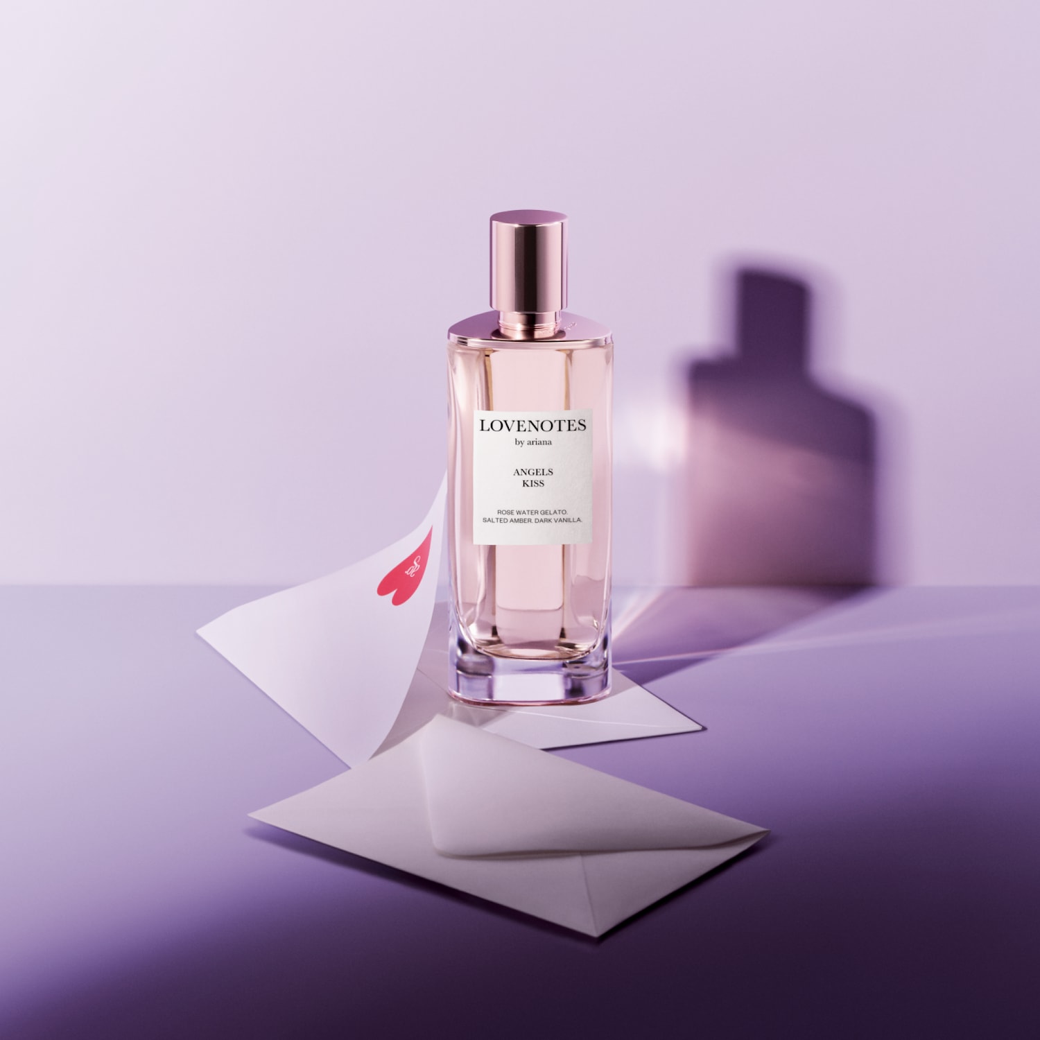 Ariana Grande Lovenotes: fragancia romántica y delicada | DOUGLAS
