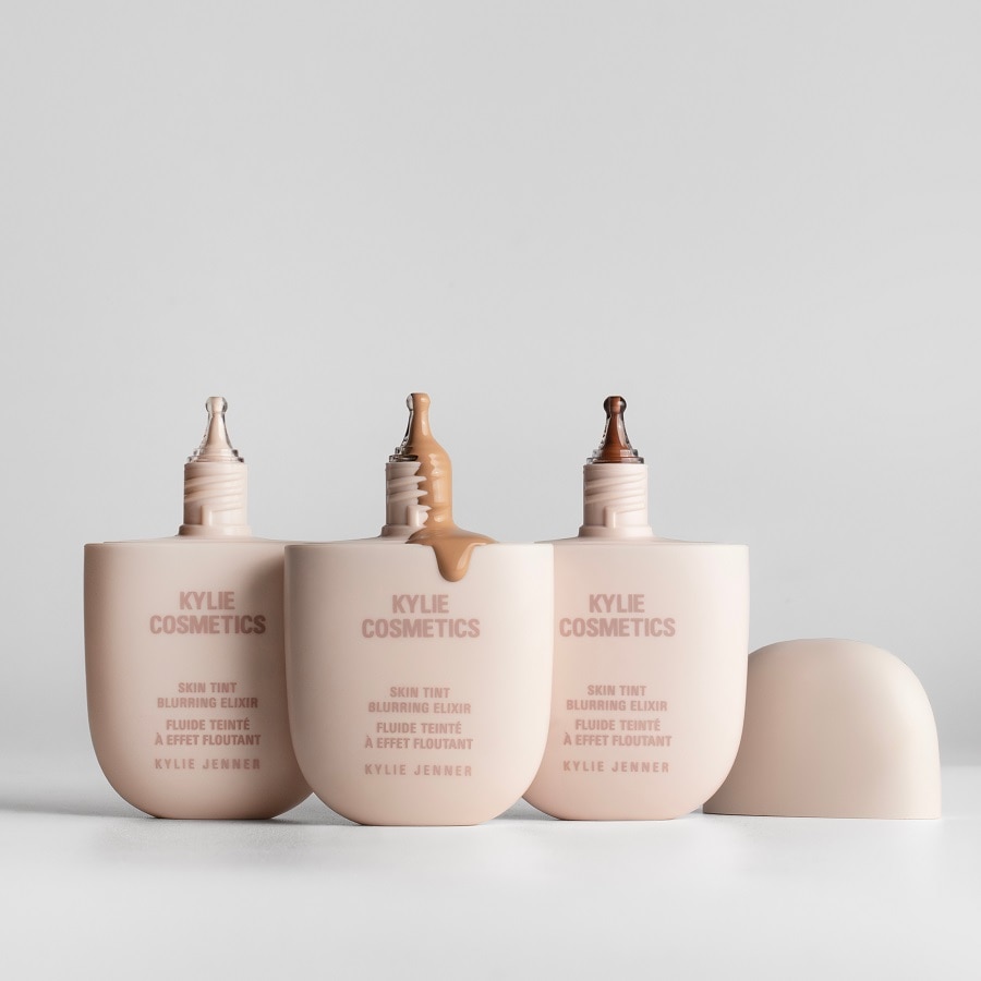 KYLIE COSMETICS Skin Tint Blurring Elixir Foundation ️ online kaufen | DOUGLAS
