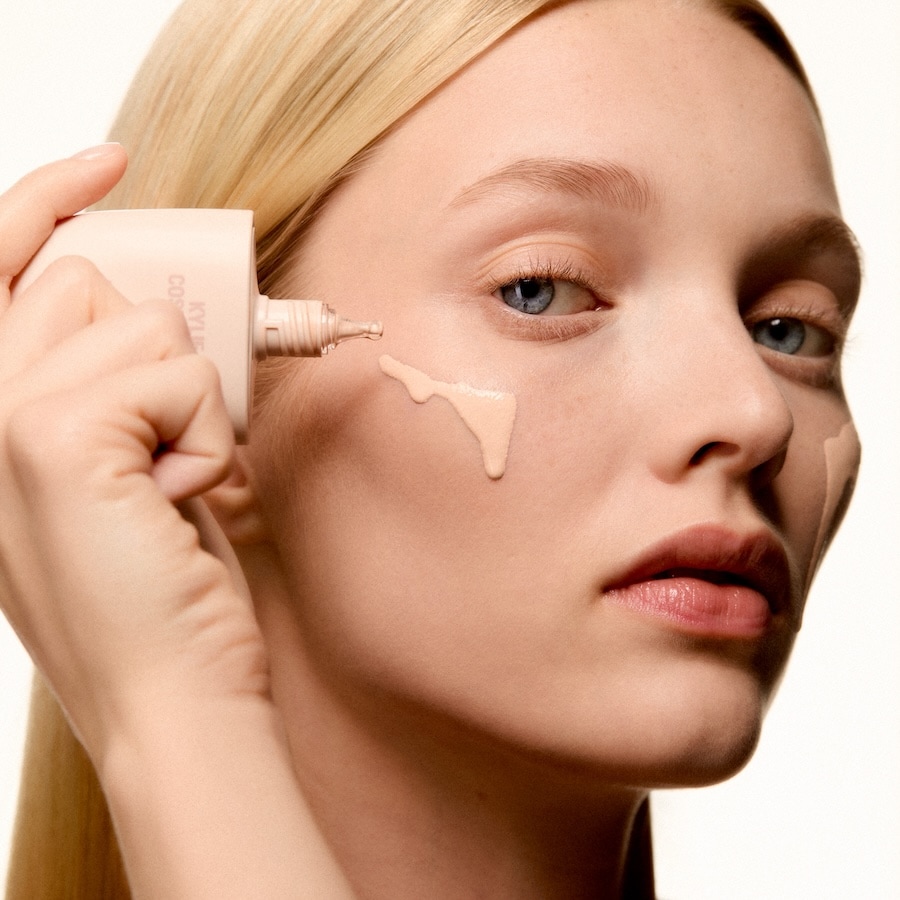 KYLIE COSMETICS Kylie Cosmetics Skin Tint Blurring Elixir Foundation Podkład | Perfumeria DOUGLAS