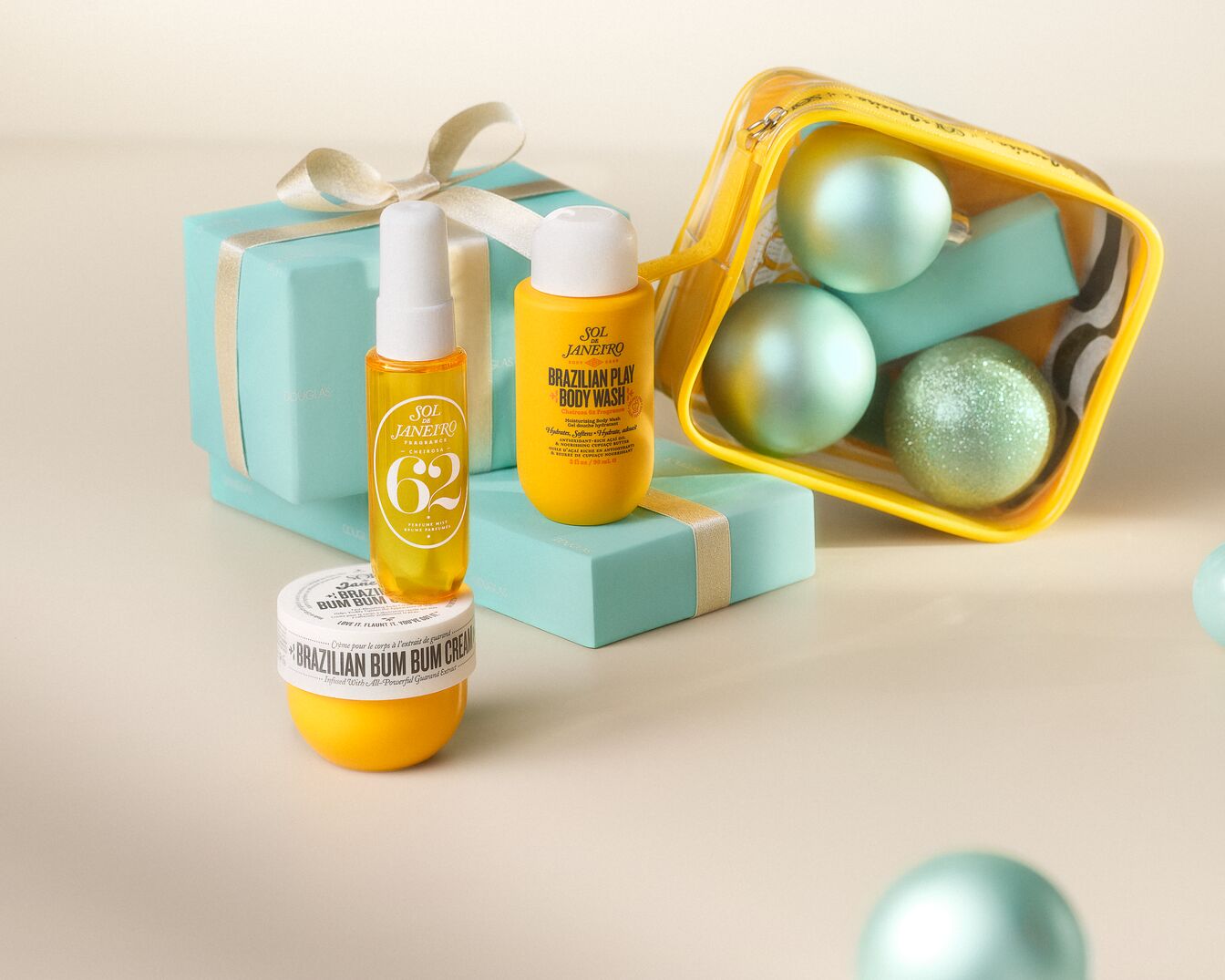 Cofanetti regalo per Natale 🎁 Regala la bellezza! | DOUGLAS